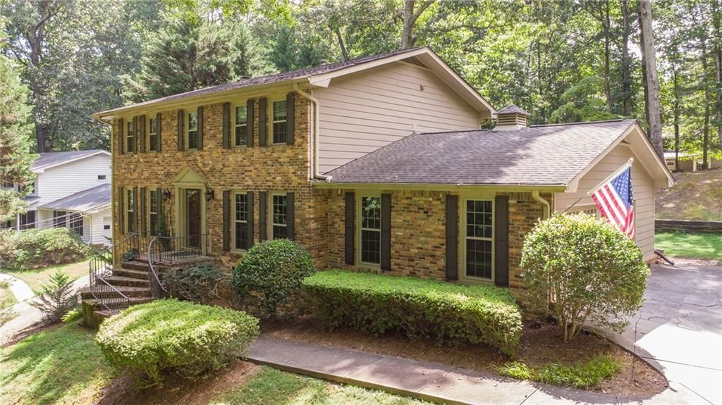 835 Lakeshore Drive Nw, Berkeley Lake, GA 30096 | MLS ID 7618397 - Crye ...