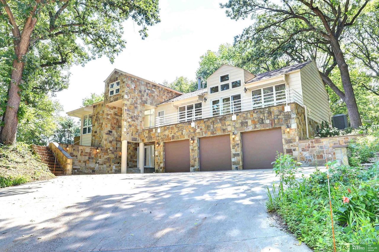 6018 Country Club Oaks Plaza, Omaha, NE 68152 | MLS ID 22520261 - NP ...