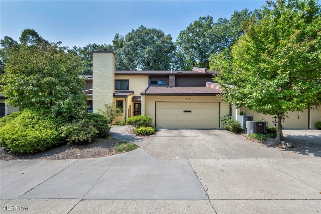736 Hampton Ridge Drive, Akron, OH 44313 | MLS ID 5154731 - Key Realty