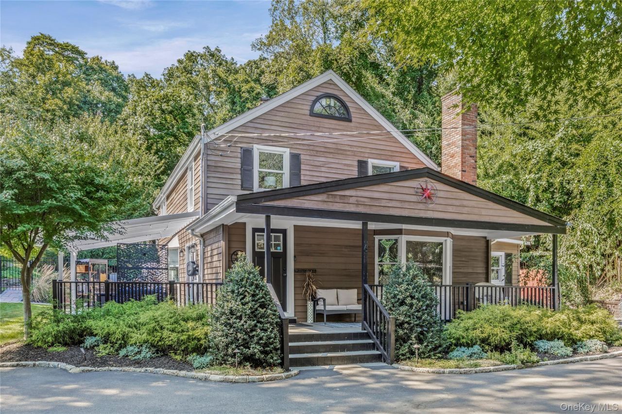 6 Edgewood Avenue, Port Jefferson, NY 11777 | MLS ID 911603 - Coldwell Banker American Homes