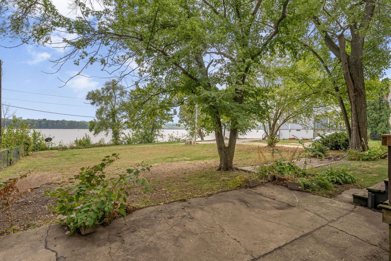 3391 Water St, Muscatine, IA 52761 | MLS ID 25-522 - Ruhl&Ruhl Realtors