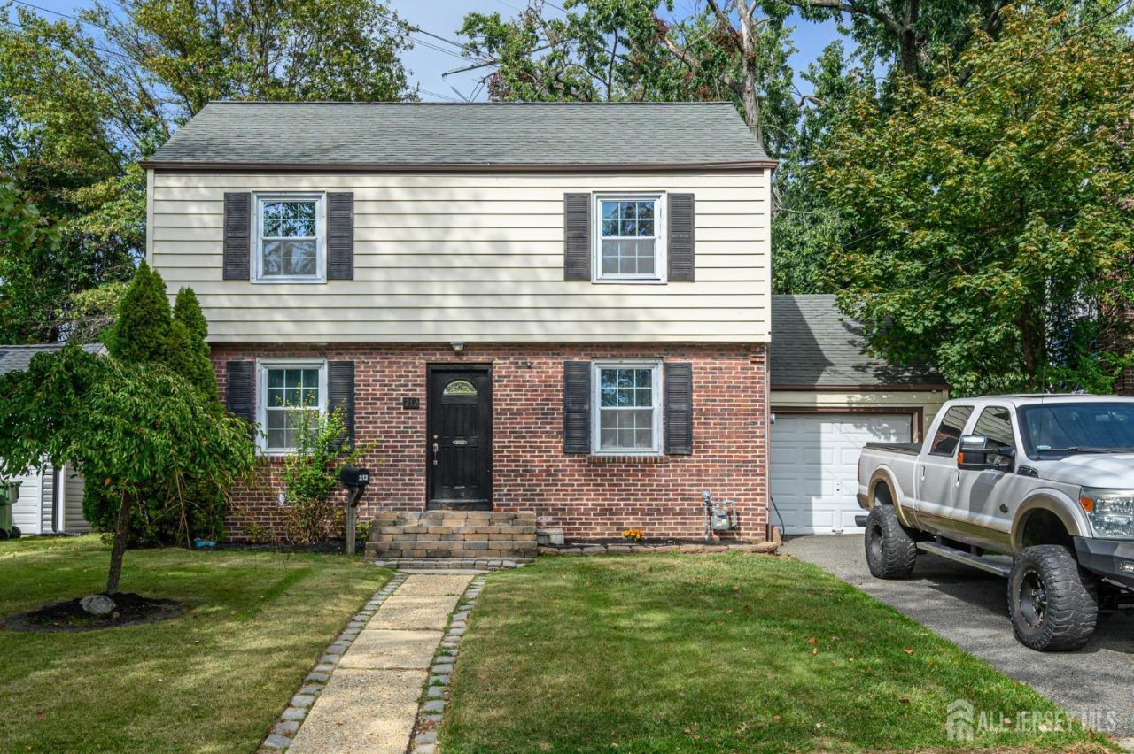 212 Echo Avenue , Edison, NJ 08837 | MLS ID 2604738R - Hallmark Realtors
