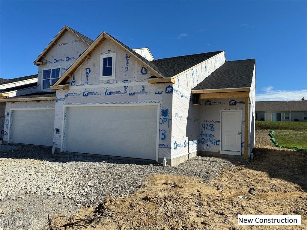 428 Honeycrisp Drive NE, Louisville, OH 44641 | MLS ID 5166527 - DeHOFF REALTORS