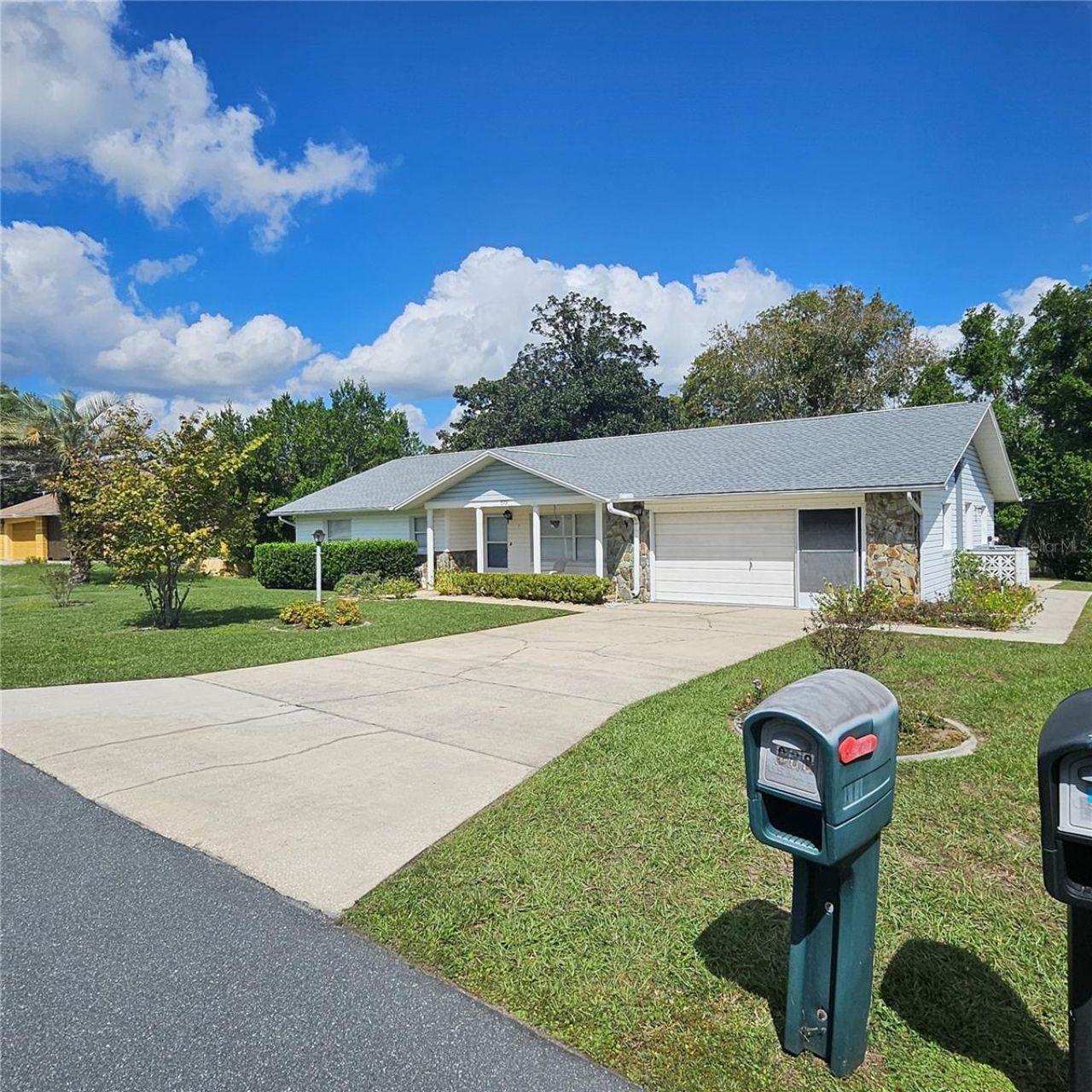 879 W Beakrush Lane, Beverly Hills, FL 34465 | MLS ID OM712104 - Watson ...