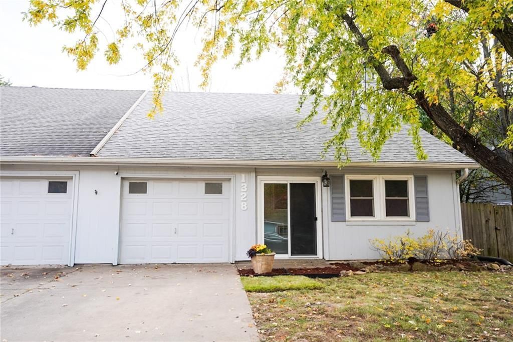 1328 N Harvey Drive, Olathe, KS 66061 | MLS ID 2583869 - Trophy ...