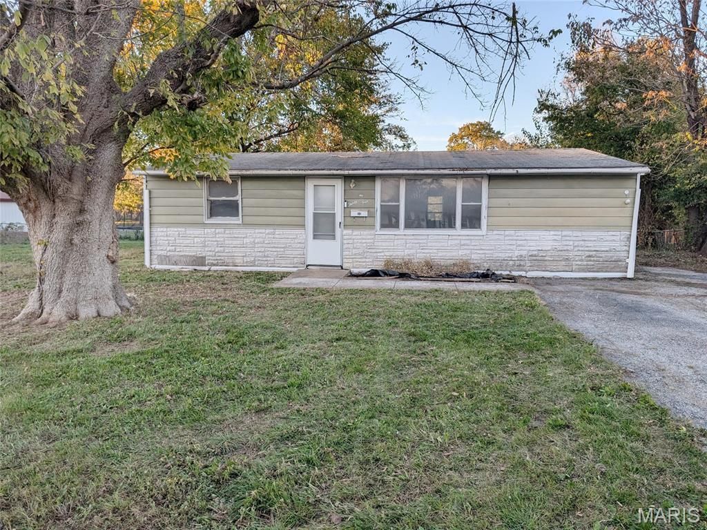 235 Christopher Drive, Cahokia, IL 62206 | MLS ID 25076786 - Strano ...