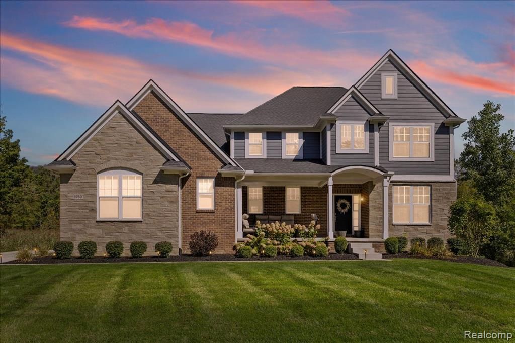 1930 Thorncrest Court, Commerce Township, MI 48382 | MLS ID 20251060489 ...
