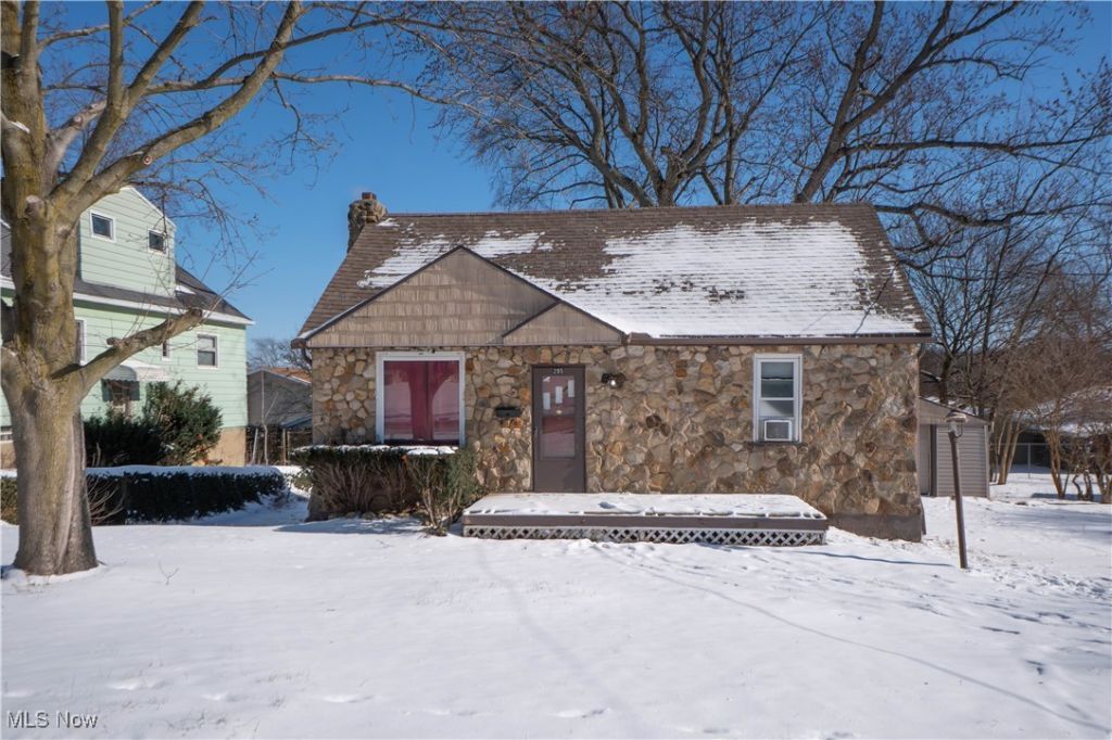 295 High Grove Boulevard, Akron, OH 44312 | MLS ID 5182303 - Key Realty