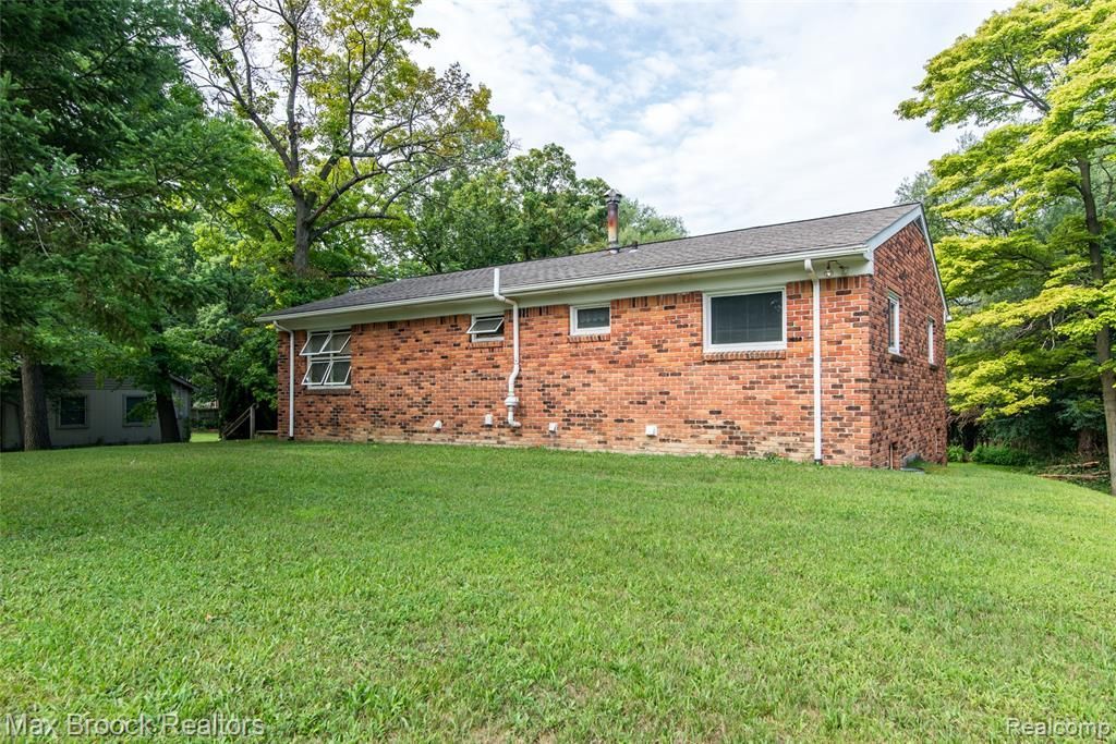 465 Robert Court, Auburn Hills, MI 48326 | MLS ID 20261004576 - Key Realty