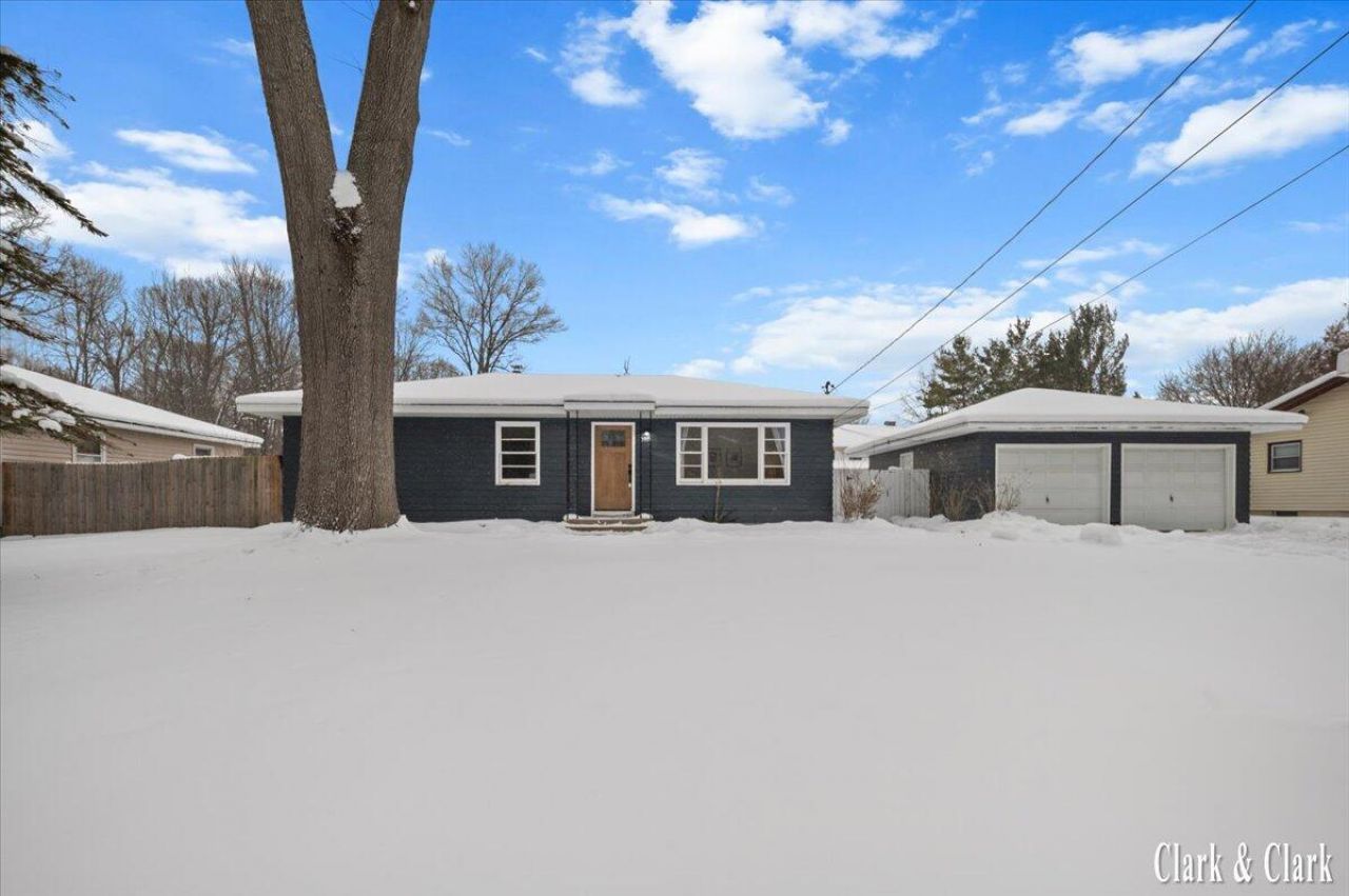 3958 Oak Valley Avenue Sw, Wyoming, MI 49519 | MLS ID 26003093 - Key Realty