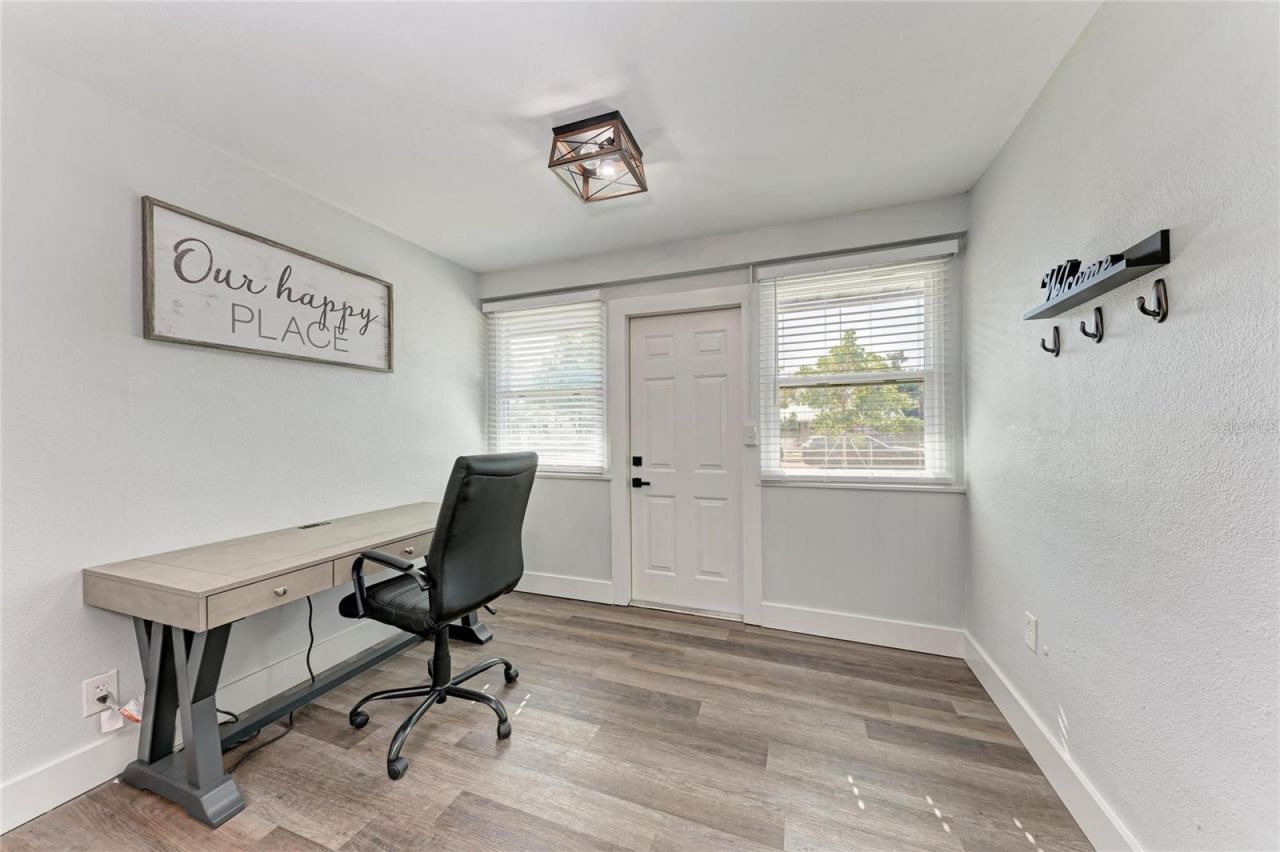 339 Suwanee Avenue, Sarasota, FL 34243 | MLS ID A4689113 - The Keyes ...