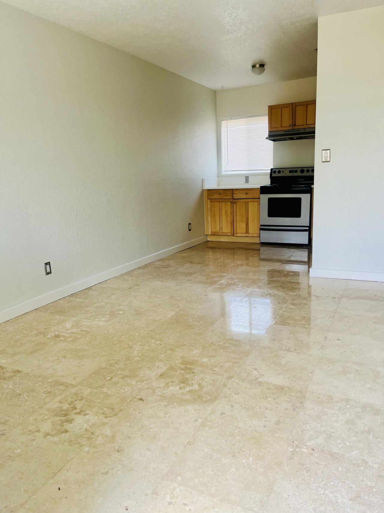 590 NW 40th Court, Unit B, Oakland Park, FL 33309 | MLS ID B26033767 ...