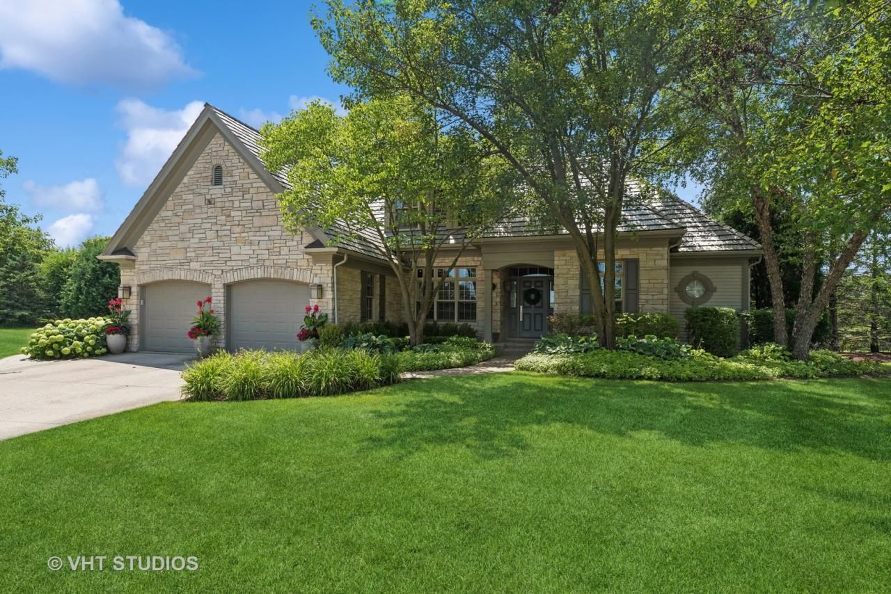 6618 WHITE PINE WAY, LIBERTYVILLE, IL 60048 | bairdwarner.com | MLS ID ...