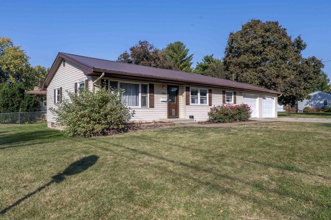 908 ADAMS STREET, OREGON, IL 61061 | dickersonnieman.com | MLS ID 202405811