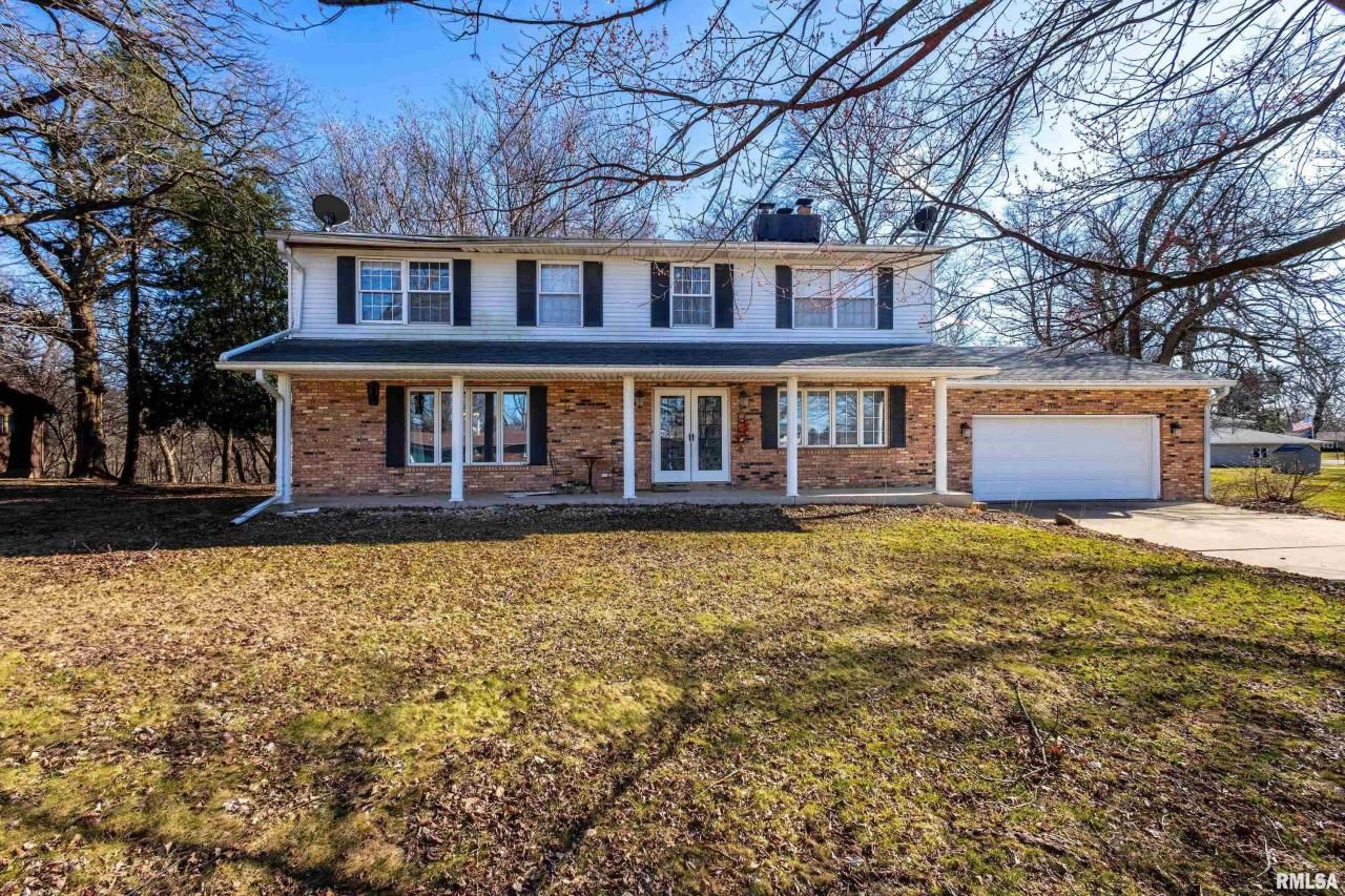 8 TIMBERLANE DRIVE, GENESEO, IL 61254 | ruhlhomes.com | MLS ID QC4261916