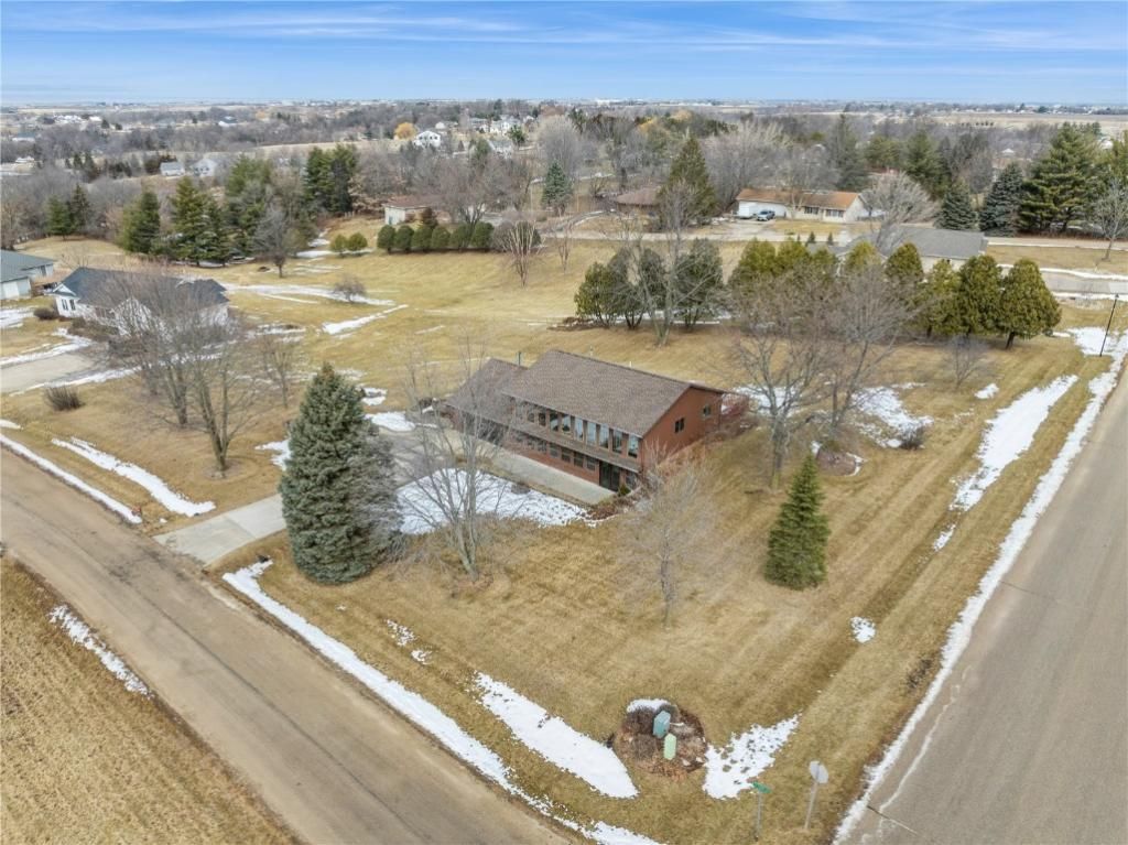 2922 SKYVIEW LANE NE, SWISHER, IA 52338 | ruhlhomes.com | MLS ID 2501237