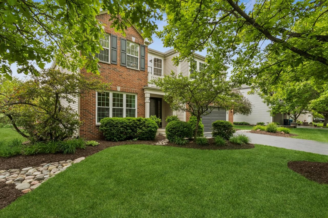 727 SUMAC DRIVE , AURORA, IL 60506 | bairdwarner.com | MLS ID 12371212