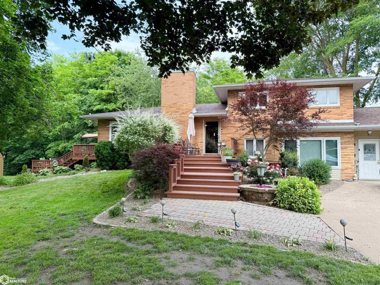 6 EDGEWOOD PLACE, BURLINGTON, IA 52601 | ruhlhomes.com | MLS ID 6328387