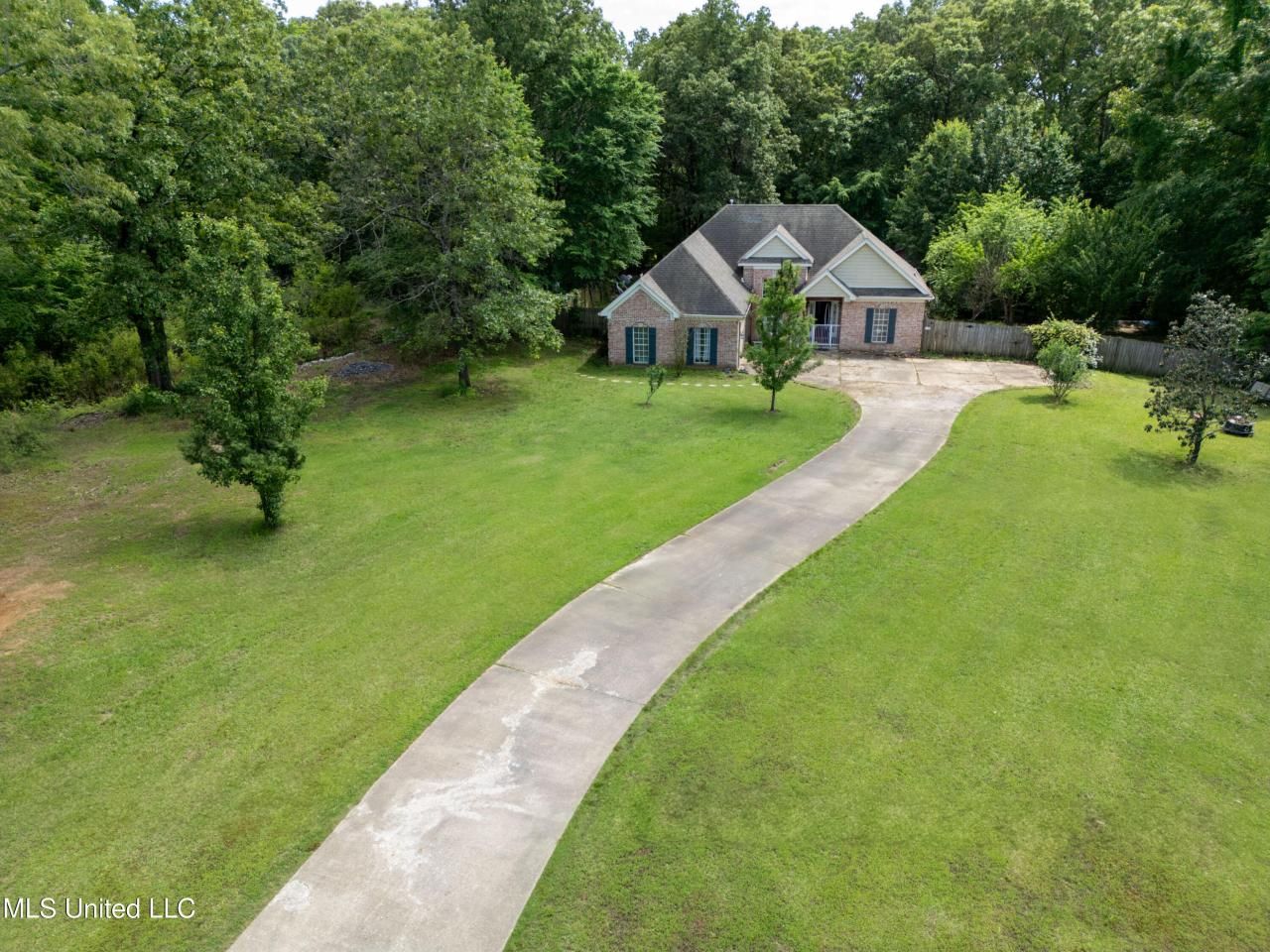 33 TIMBER RIDGE DRIVE , BYHALIA, MS 38611 | mozingoauctions.com | MLS ...
