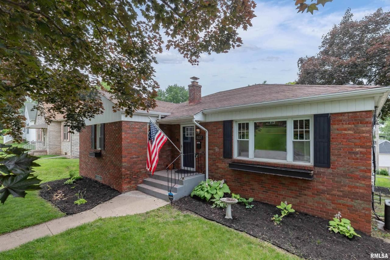 807 SPALDING BOULEVARD, DAVENPORT, IA 52804 | ruhlhomes.com | MLS ID ...
