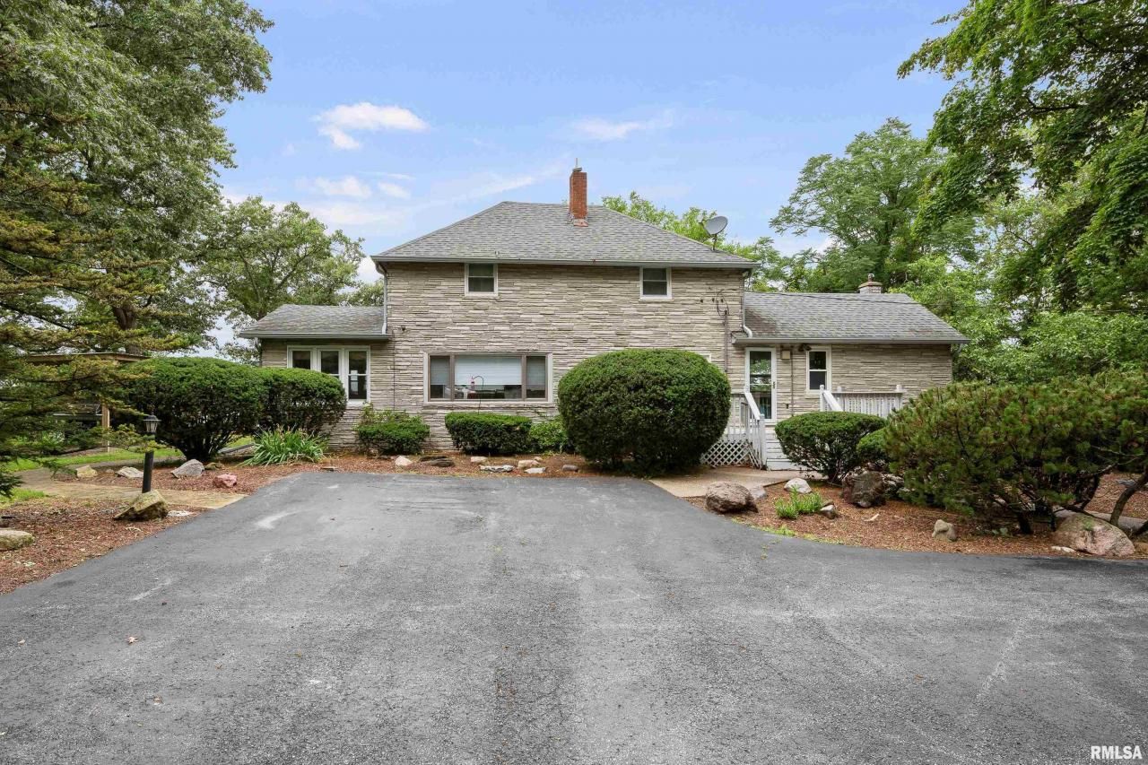 21116 RIVER ROAD, CORDOVA, IL 61242 | ruhlhomes.com | MLS ID QC4266735