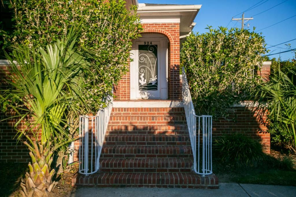 924 ASHLEY AVENUE, CHARLESTON, SC 29403 | carolinaone.com | MLS ID 25028632