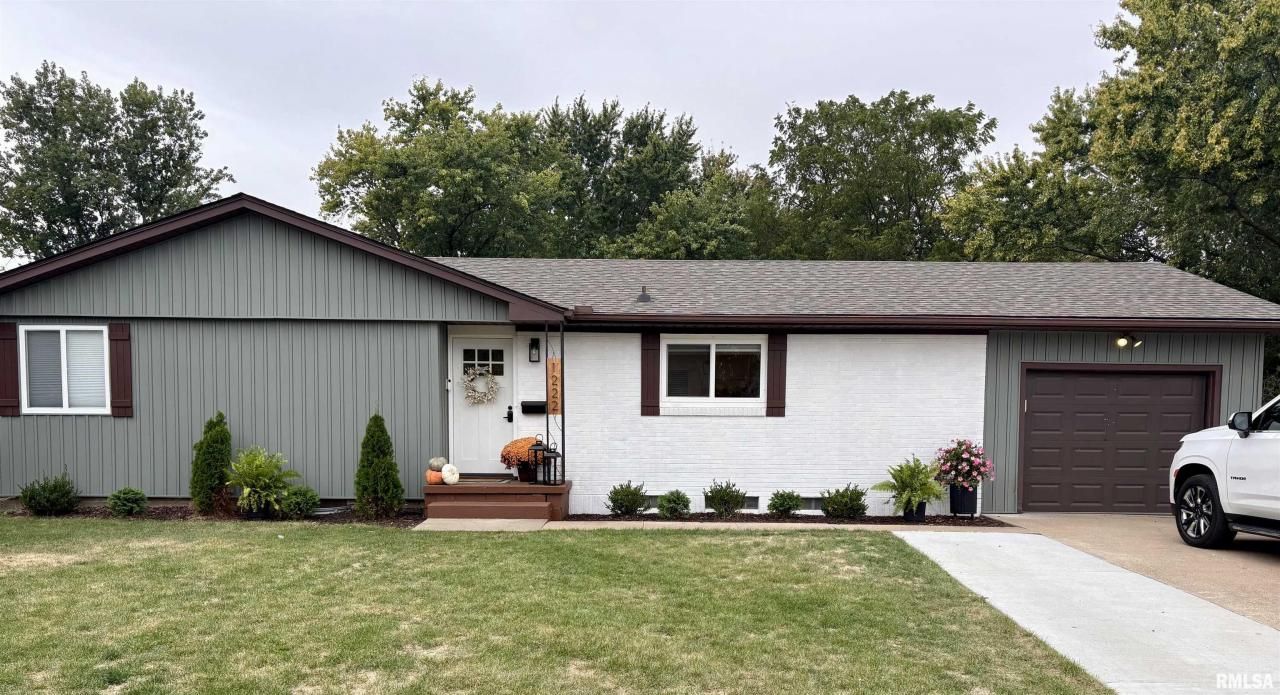 1222 WHITTIER COURT, CLINTON, IA 52732 | ruhlhomes.com | MLS ID QC4268511