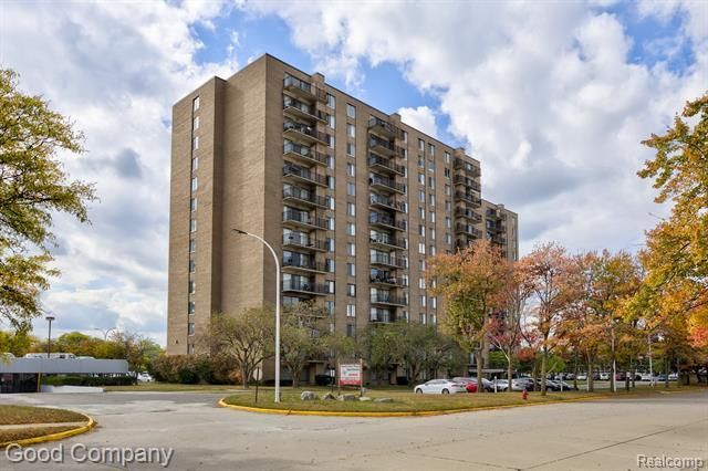 16400 N PARK DRIVE , SOUTHFIELD, MI 48075 | griffithrealty.com | MLS ID ...