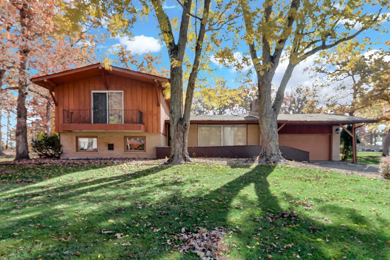 24237 S THORN CREEK LANE , CRETE, IL 60417 | bairdwarner.com | MLS ID ...