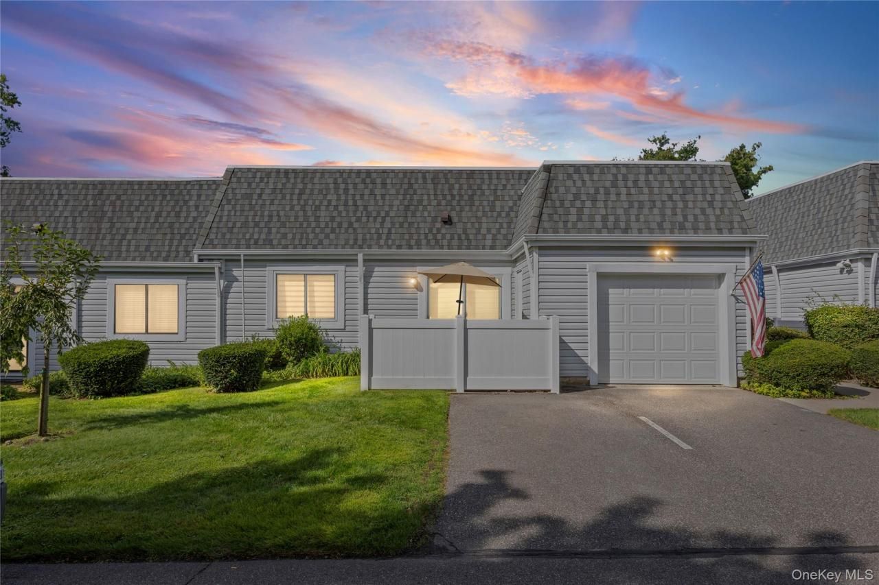 204 BENTLEY COURT E, UNIT #204, SAINT JAMES, NY 11780 | laffey.com ...