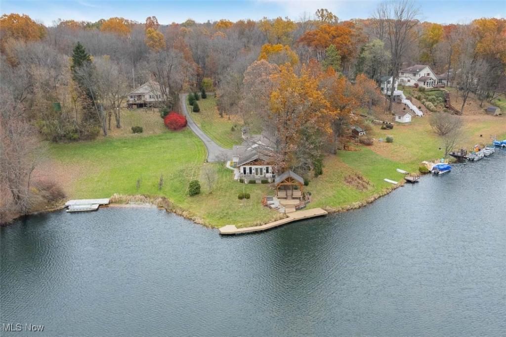 83 CHERRY DRIVE NW, NORTH CANTON, OH 44720 | kikorealestate.com | MLS ...