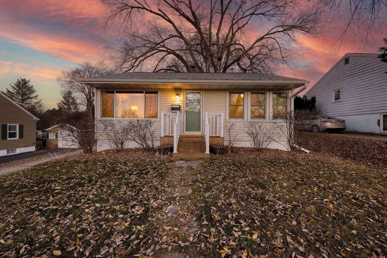 725 N MEADOW LANE, MADISON, WI 53705 | starkhomes.com | MLS ID 2013091