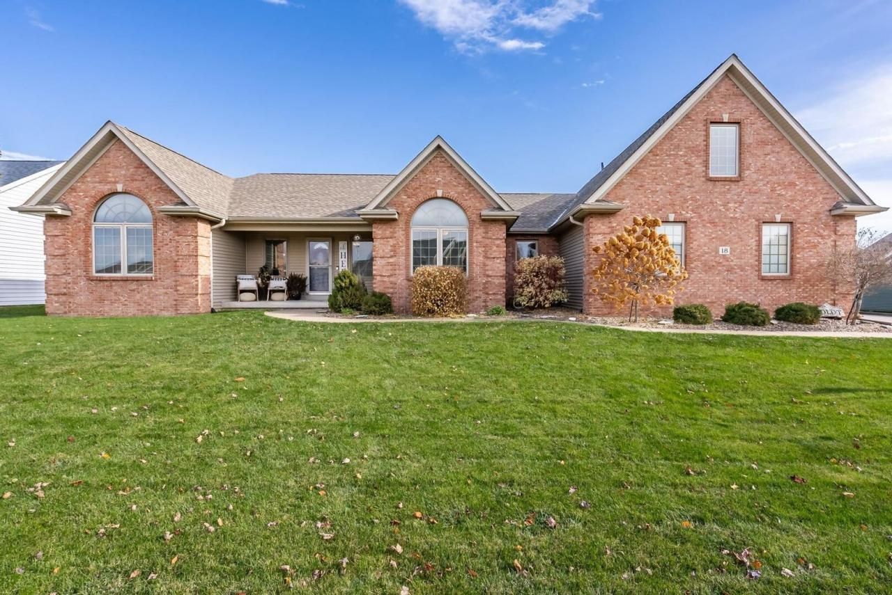 18 NICHOLAS COURT , ELDRIDGE, IA 52748 | ruhlhomes.com | MLS ID 100000244